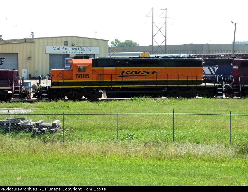 BNSF 6885